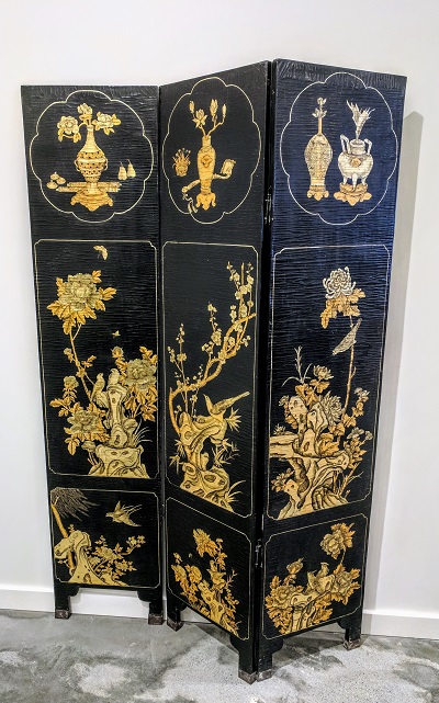 3 panel distressed lacquer screen – Modele's Home Furnishings