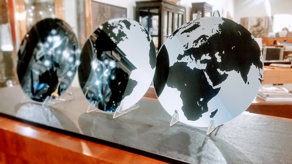 Set of 3 mirrored World Map Panels. – Modele's Home Furnishings