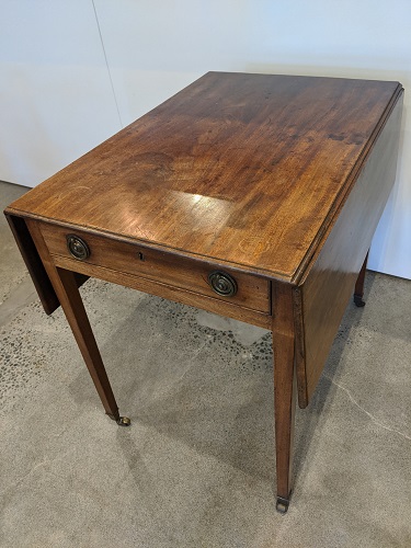 Vintage drop-leaf side table – Modele's Home Furnishings
