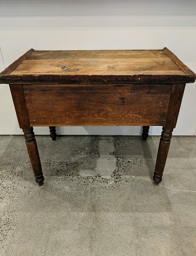 Rustic antique table – Modele's Home Furnishings